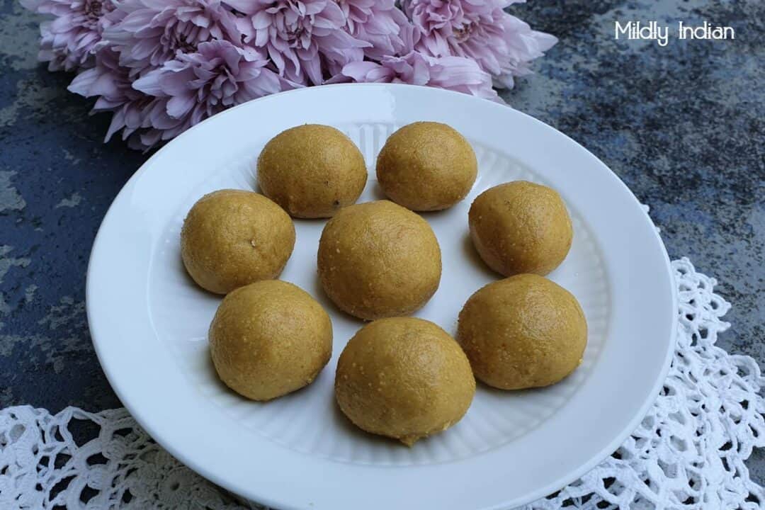 Nei urundai | pasiparippu ladoo – Mildly Indian