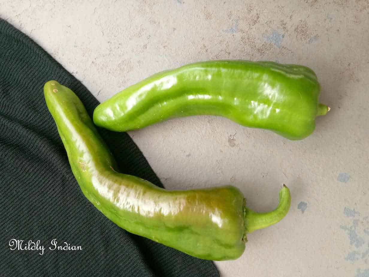 Mirchi nu sambharo – Gujarathi cuisine chilli stirfry – Mildly Indian