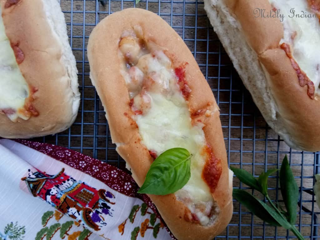 Stuffed curry buns – Mildly Indian