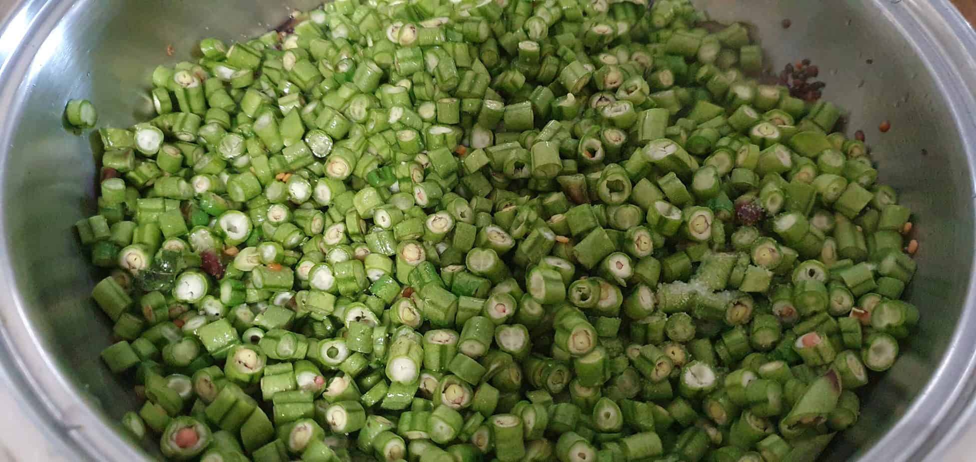 Achinga payar thoran | yard long beans stirfry – Mildly Indian