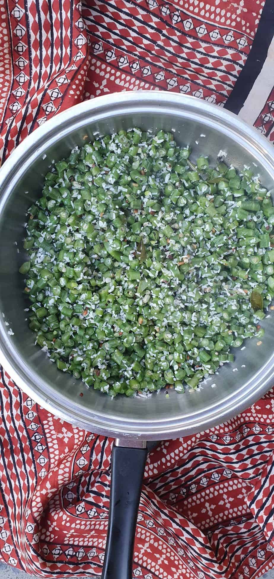 Achinga payar thoran | yard long beans stirfry – Mildly Indian