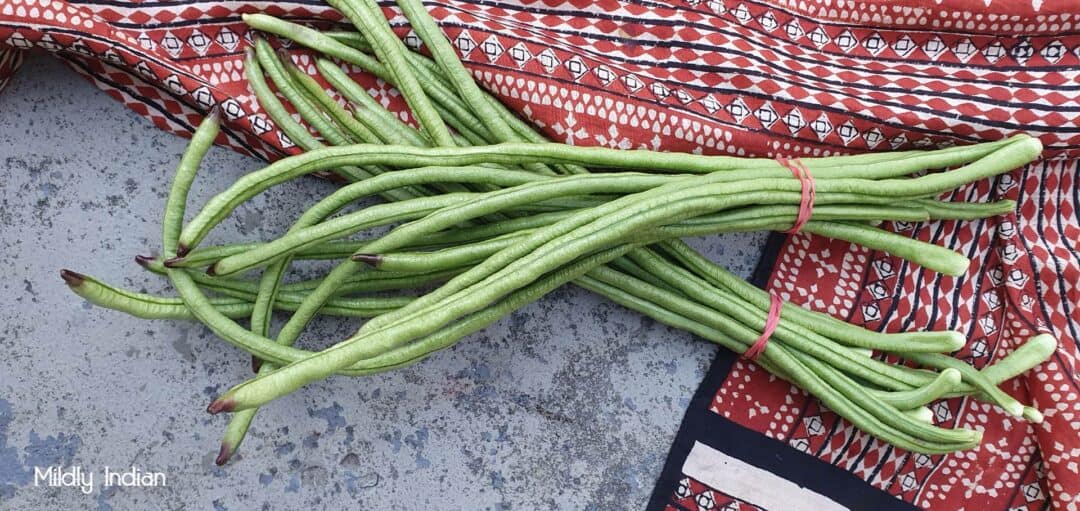 Achinga payar thoran | yard long beans stirfry – Mildly Indian
