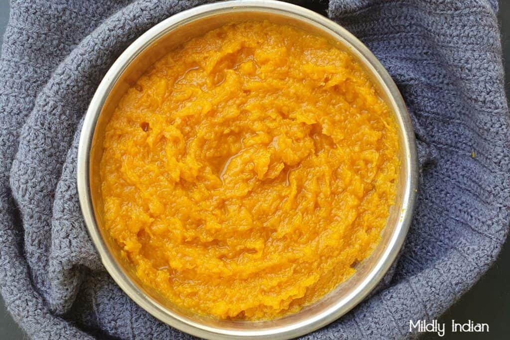 Two ways to Pumpkin puree from scratch. – Mildly Indian