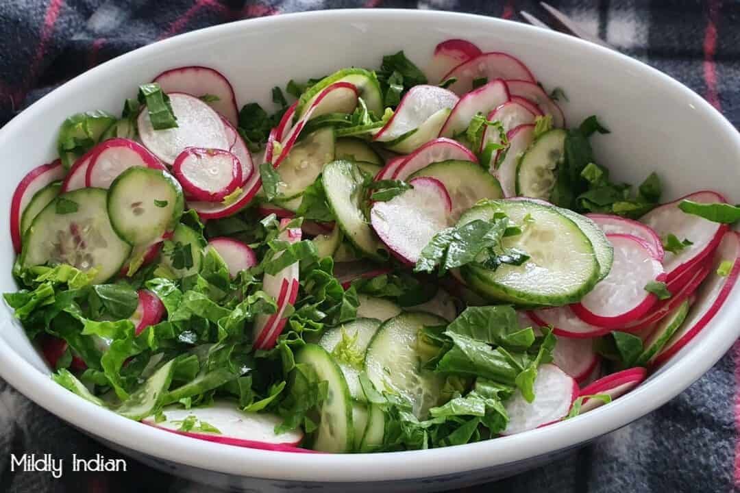 Spinach, radish and cucumber salad. – Mildly Indian