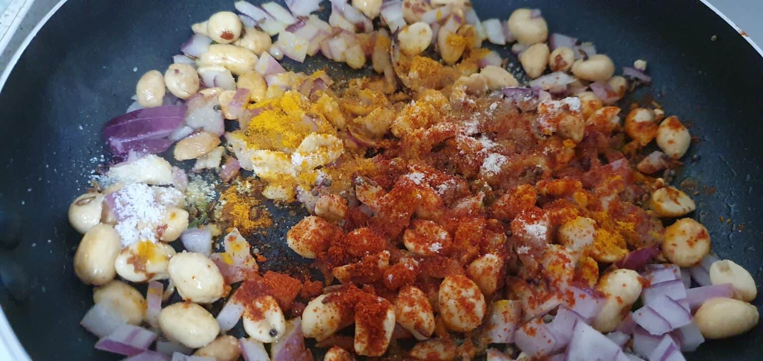 Leftover roti chivda – Vaghareli rotli – Mildly Indian