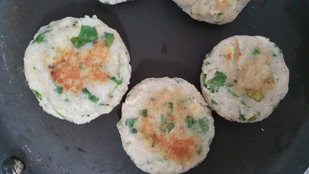 Aloo ramdhana tikki – Amaranth cutlets – Mildly Indian