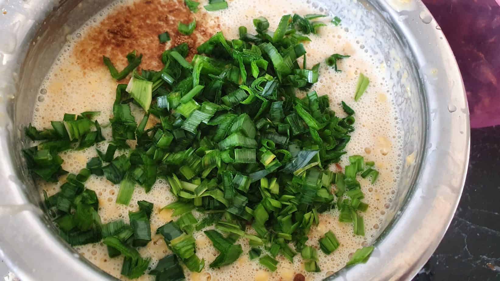Hare lasun ka chila / green garlic crepes – Mildly Indian