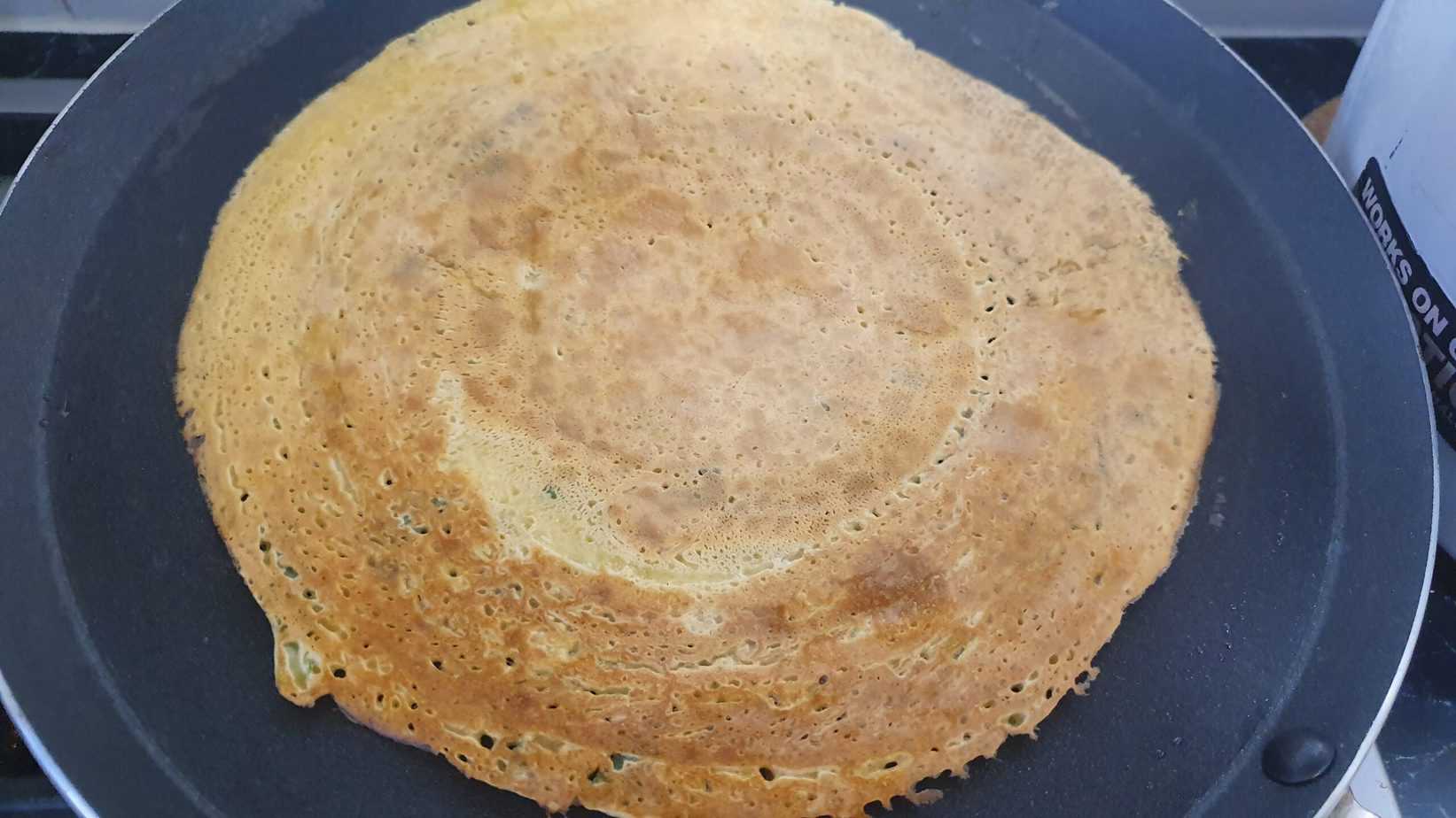 Hare lasun ka chila / green garlic crepes – Mildly Indian
