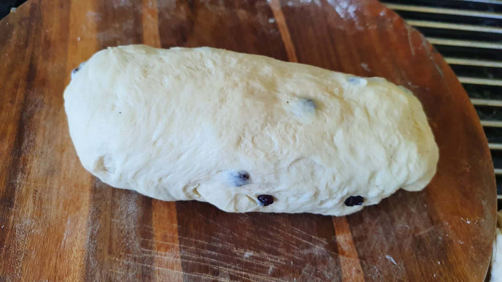 Blackcurrant bread loaf – Mildly Indian