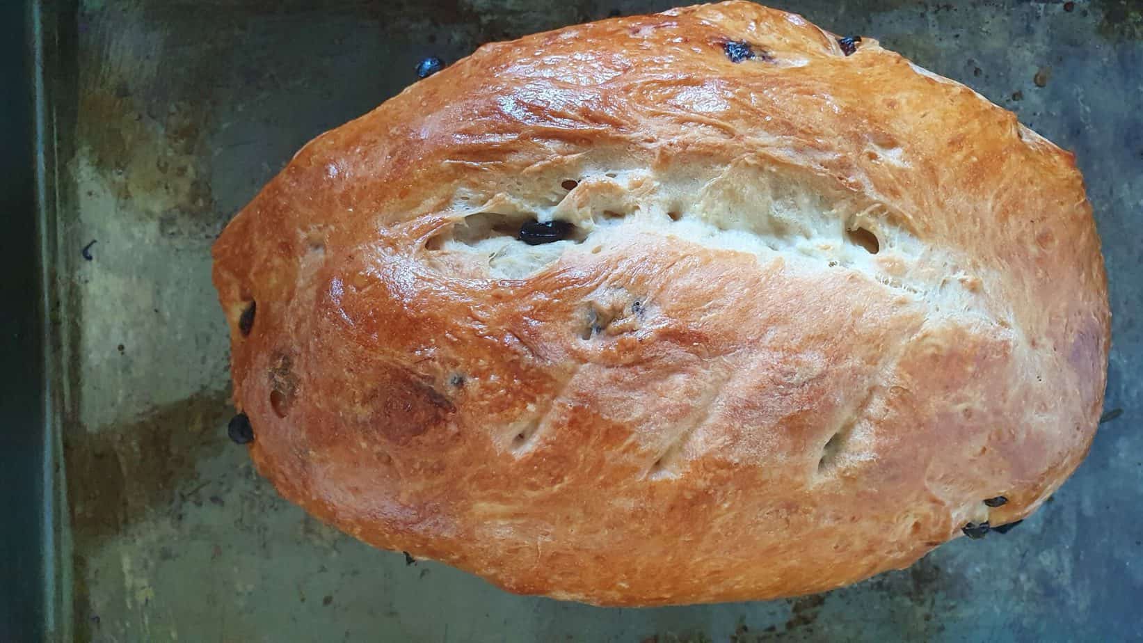 Blackcurrant bread loaf – Mildly Indian