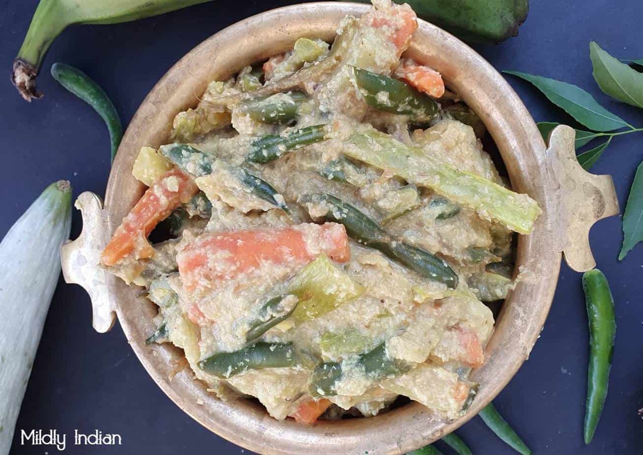 Sadhya Aviyal / Mixed vegetable curry in coconut gravy. – Mildly Indian