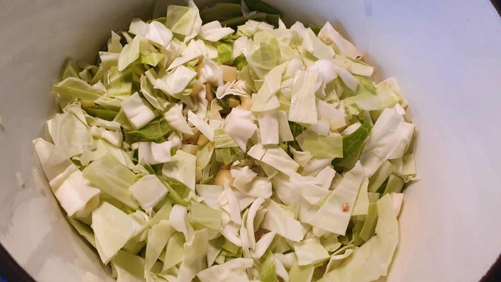 Easy coconut cabbage soup – Mildly Indian