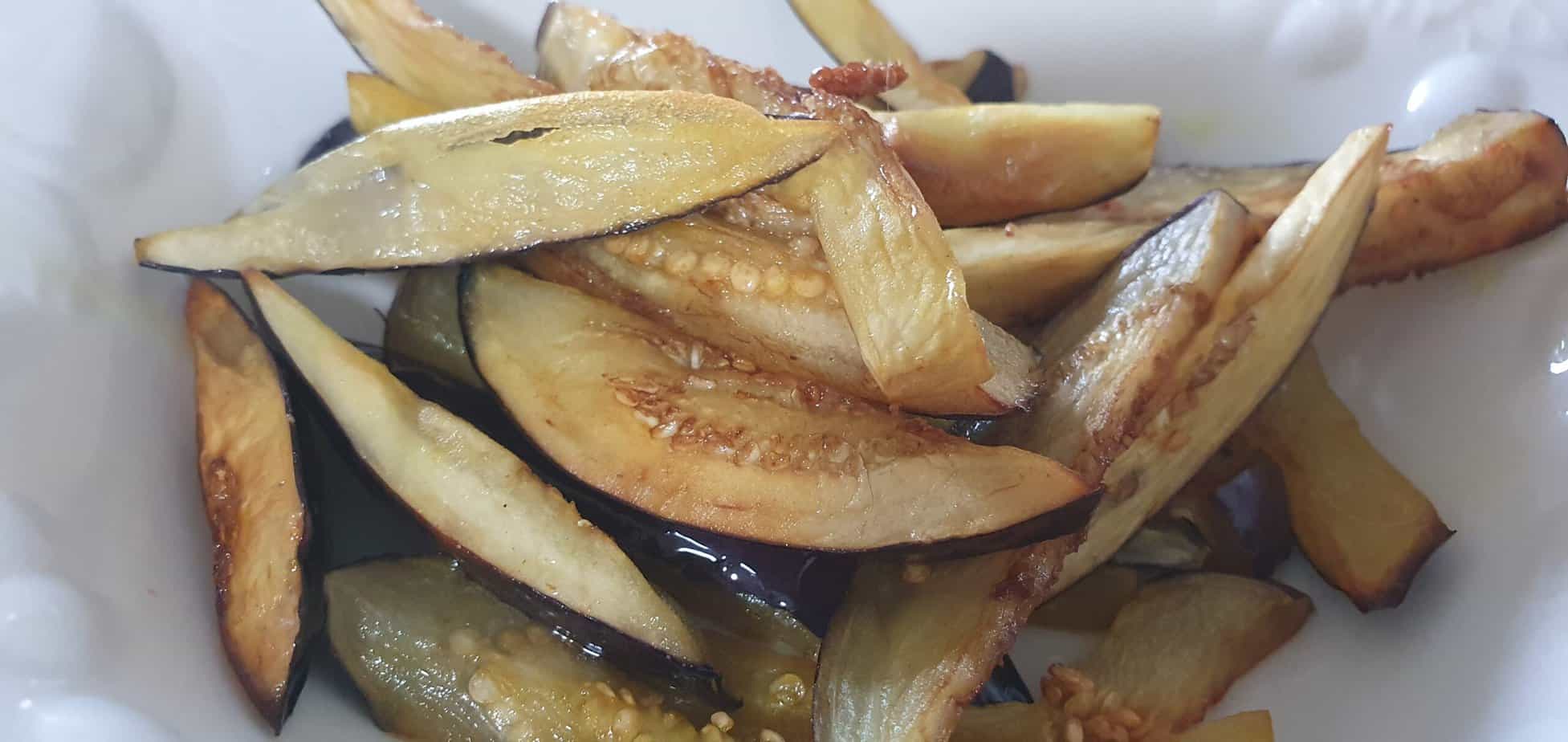 Wambatu moju | Srilankan brinjal pickle – Mildly Indian