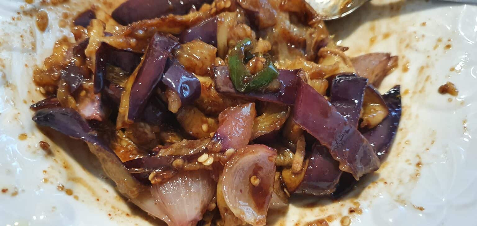 Wambatu moju | Srilankan brinjal pickle – Mildly Indian