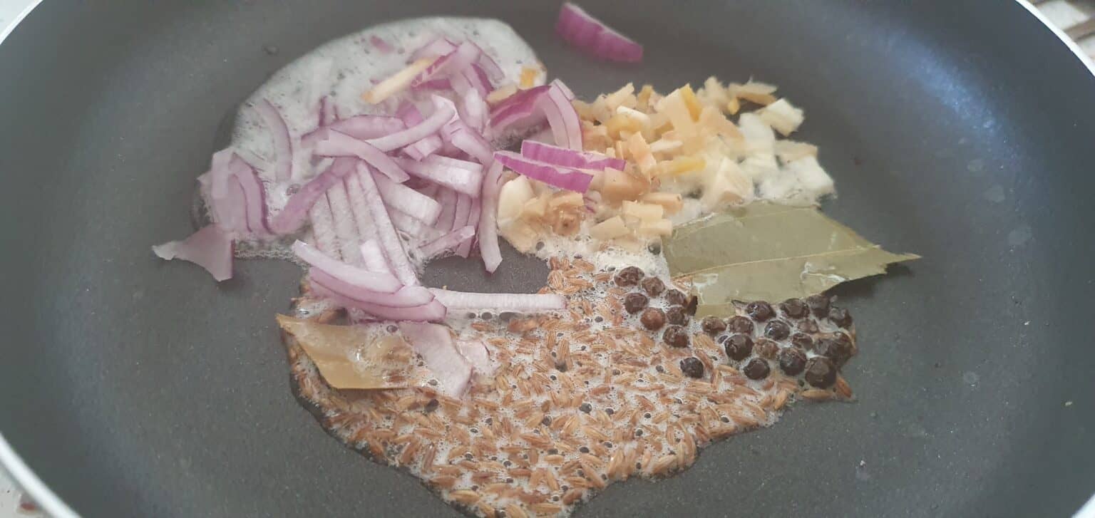 Raisin and quince chutney – Mildly Indian