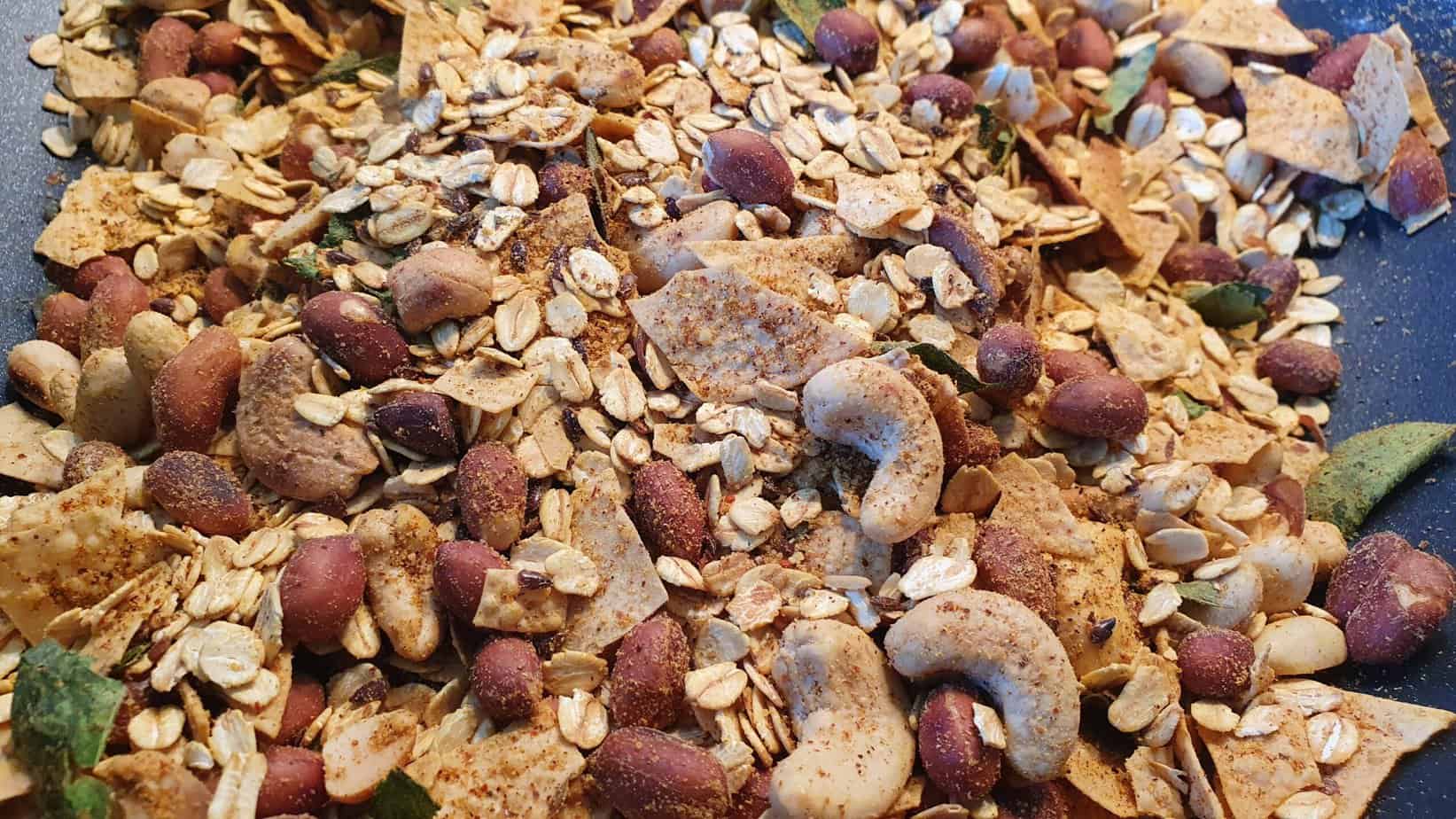 Namkeen oats papad chevdo -oats and lentil cracker trail mix – Mildly ...