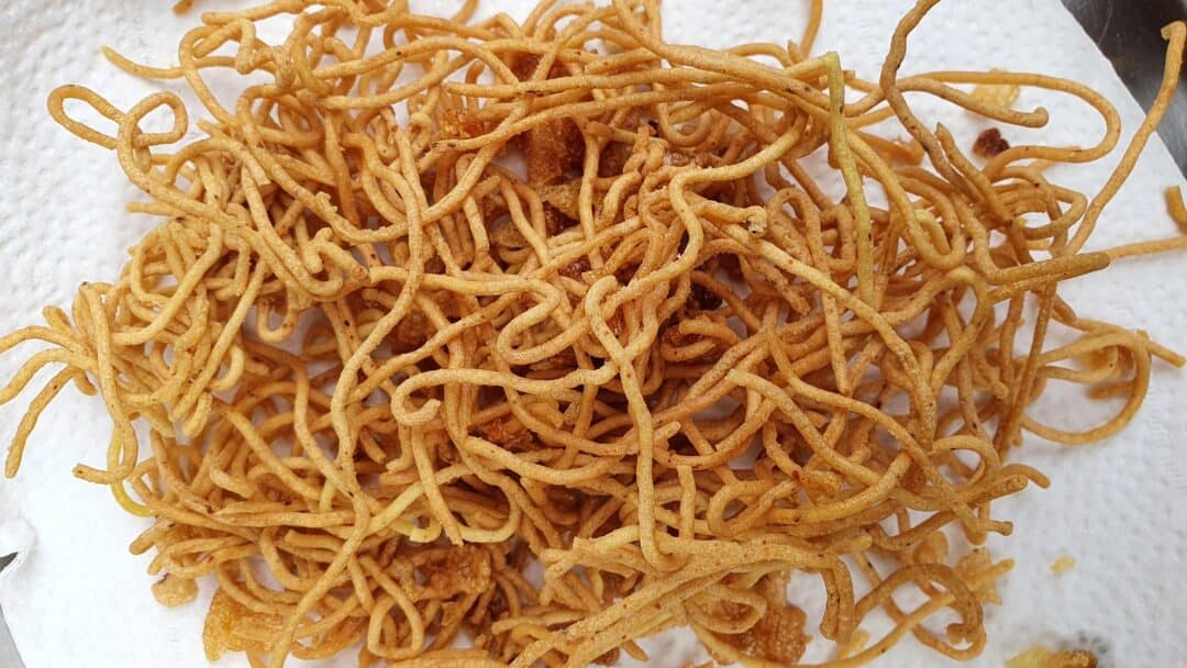 Omapodi | crunchy chickpea noodles – Mildly Indian