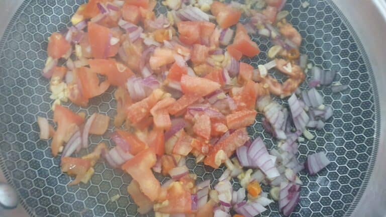 Muboora | pumpkin leaf soup – Mildly Indian