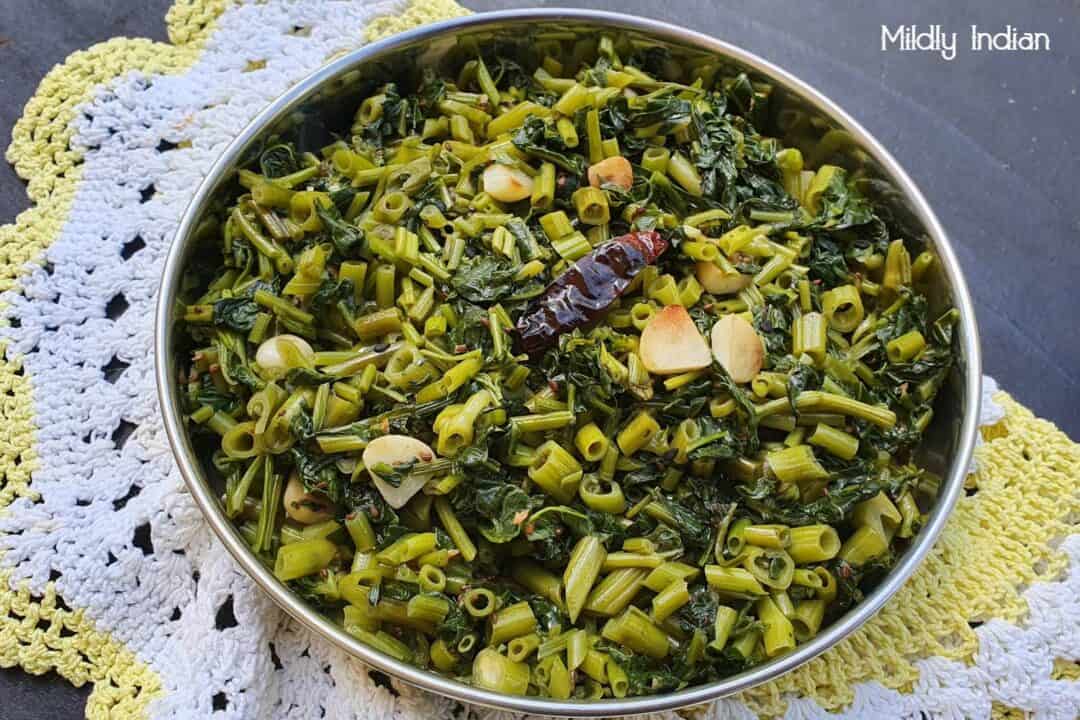 Kolmi shaak baaja | Water spinach stirfry – Mildly Indian