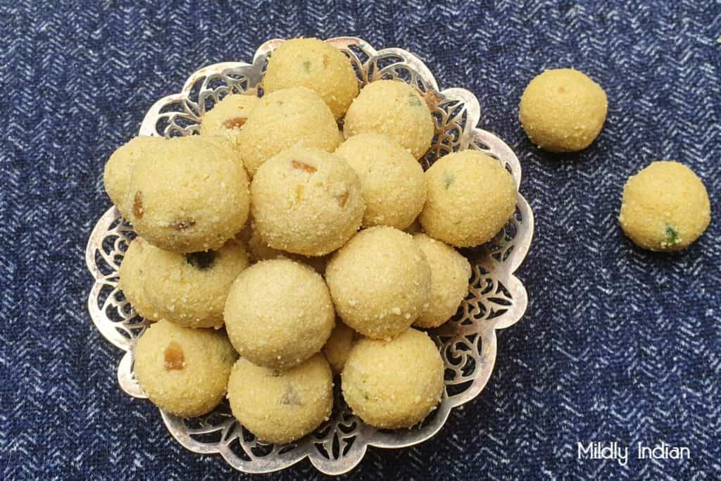 Badam ladoo | almond flour energy balls – Mildly Indian