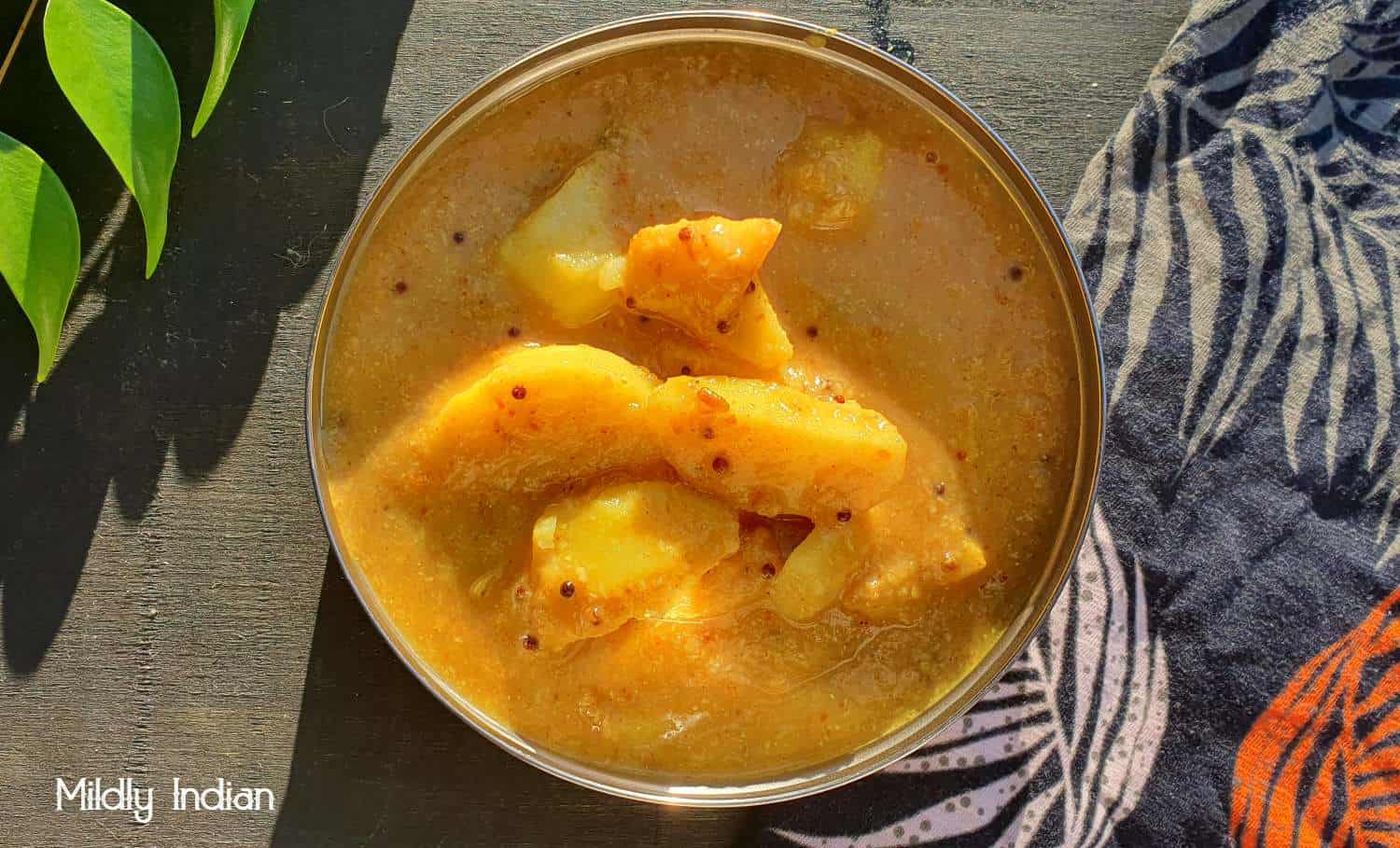Batata ambat | easy potato curry – Mildly Indian