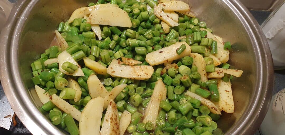 Beans aloo sabji |Potato and beans curry – Mildly Indian